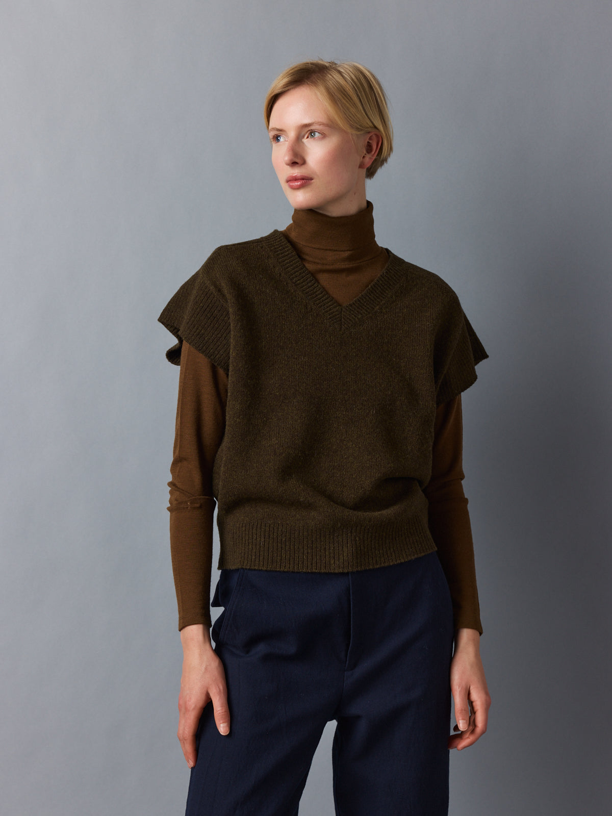 Wool Sm Sweater Vest 25h Kaki – Rue Blanche